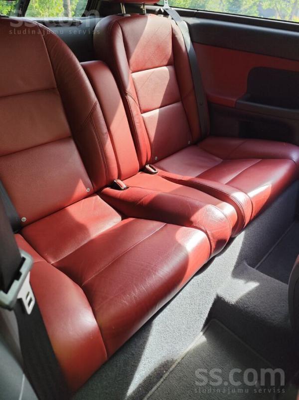 Melns Volvo C30 2010 Rīga, ar dzinēja tilpumu 2.00 L un nobraukumu 243 tūkst. km par 3650 €, foto 5 vietnē AUTOMOTO.COM.LV