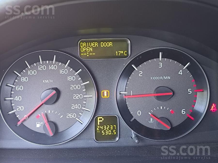 Melns Volvo C30 2010 Rīga, ar dzinēja tilpumu 2.00 L un nobraukumu 243 tūkst. km par 3650 €, foto 12 vietnē AUTOMOTO.COM.LV