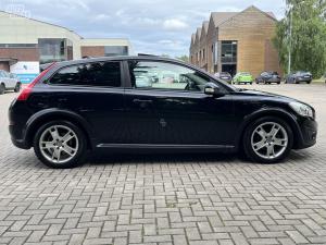 Black Volvo C30 2010 in Vilnius, with an engine capacity of 1.60 L and mileage of 285 thousand km for 2250 €, photo 5 on AUTOMOTO.COM.LV