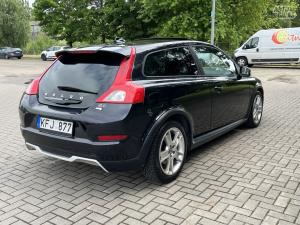 Black Volvo C30 2010 in Vilnius, with an engine capacity of 1.60 L and mileage of 285 thousand km for 2250 €, photo 6 on AUTOMOTO.COM.LV