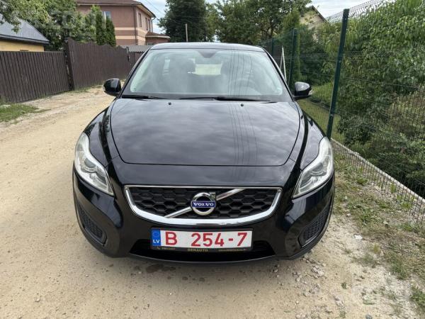 Black Volvo C30 2010 in Rezekne, with an engine capacity of 1.60 L and mileage of 288 thousand km for 4200 €, photo 2 on AUTOMOTO.COM.LV