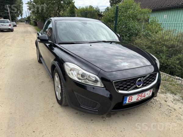 Black Volvo C30 2010 in Rezekne, with an engine capacity of 1.60 L and mileage of 288 thousand km for 4200 €, photo 3 on AUTOMOTO.COM.LV