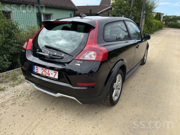 Black Volvo C30 2010 in Rezekne, with an engine capacity of 1.60 L and mileage of 288 thousand km for 4200 €, photo 4 on AUTOMOTO.COM.LV