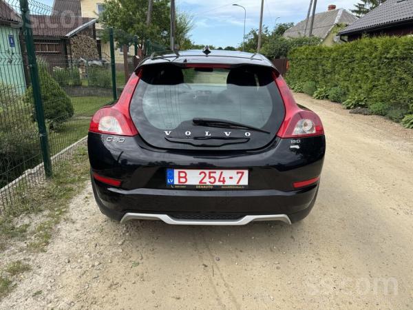 Black Volvo C30 2010 in Rezekne, with an engine capacity of 1.60 L and mileage of 288 thousand km for 4200 €, photo 5 on AUTOMOTO.COM.LV