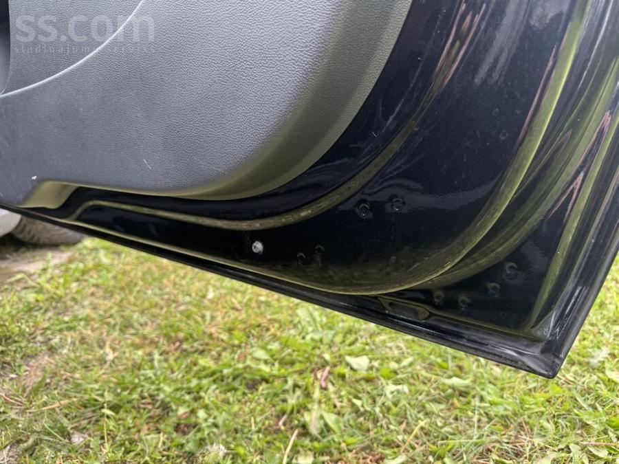Melns Volvo C30 2010 Rēzekne, ar dzinēja tilpumu 1.60 L un nobraukumu 288 tūkst. km par 4200 €, foto 17 vietnē AUTOMOTO.COM.LV