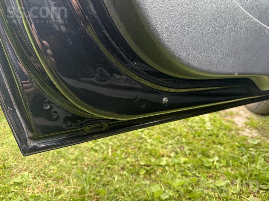 Melns Volvo C30 2010 Rēzekne, ar dzinēja tilpumu 1.60 L un nobraukumu 288 tūkst. km par 4200 €, foto 18 vietnē AUTOMOTO.COM.LV