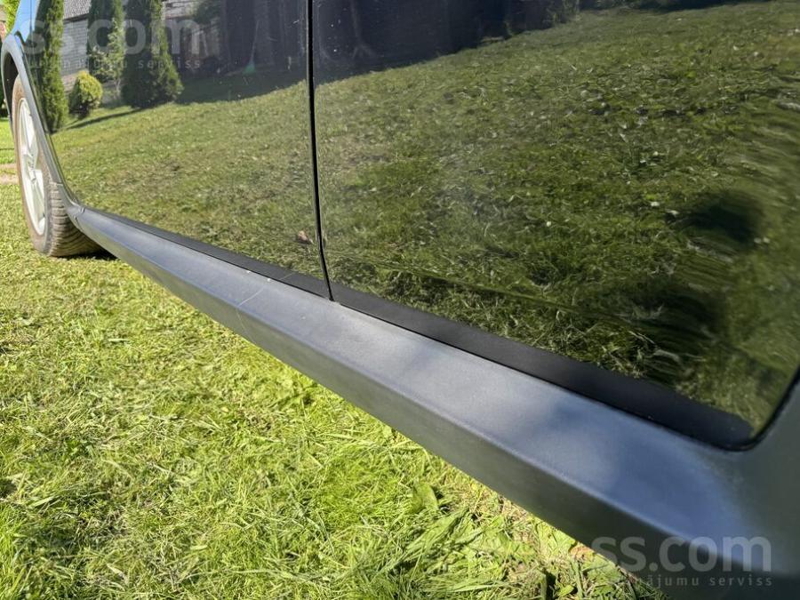 Melns Volvo C30 2010 Rēzekne, ar dzinēja tilpumu 1.60 L un nobraukumu 288 tūkst. km par 4200 €, foto 22 vietnē AUTOMOTO.COM.LV