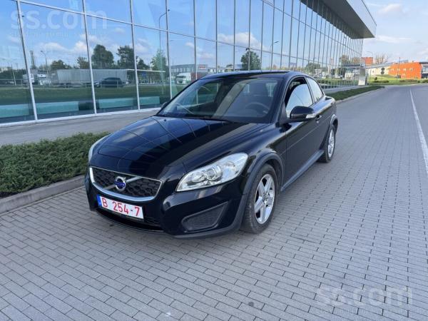 Melns Volvo C30 2010 Rēzekne, ar dzinēja tilpumu 1.60 L un nobraukumu 289 tūkst. km par 3950 €, foto 1 vietnē AUTOMOTO.COM.LV