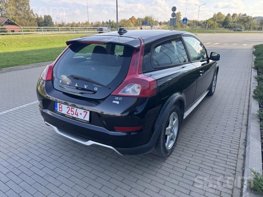 Melns Volvo C30 2010 Rēzekne, ar dzinēja tilpumu 1.60 L un nobraukumu 289 tūkst. km par 3950 €, foto 5 vietnē AUTOMOTO.COM.LV