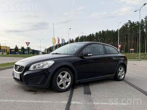 Черный Вольво Ц30 2010 в Рига, объемом двигателя 1.60 л и пробегом 270 тыс. км за 3000 €, фото 4 на AUTOMOTO.COM.LV