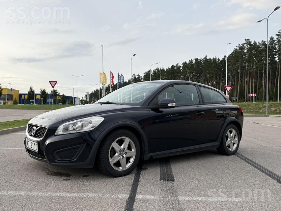 Черный Вольво Ц30 2010 в Рига, объемом двигателя 1.60 л и пробегом 270 тыс. км за 3000 €, фото 4 на AUTOMOTO.COM.LV