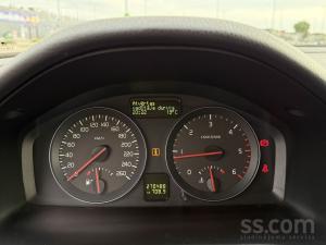 Black Volvo C30 2010 in Riga, with an engine capacity of 1.60 L and mileage of 270 thousand km for 3000 €, photo 12 on AUTOMOTO.COM.LV