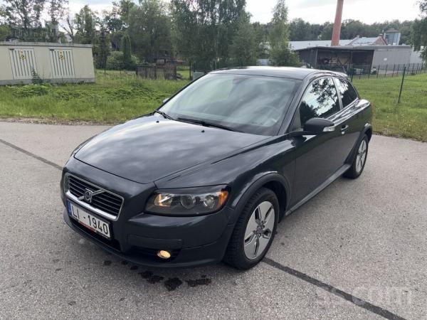 Melns Volvo C30 2010 Valmiera, ar dzinēja tilpumu 1.60 L un nobraukumu 334 tūkst. km par 2550 €, foto 1 vietnē AUTOMOTO.COM.LV