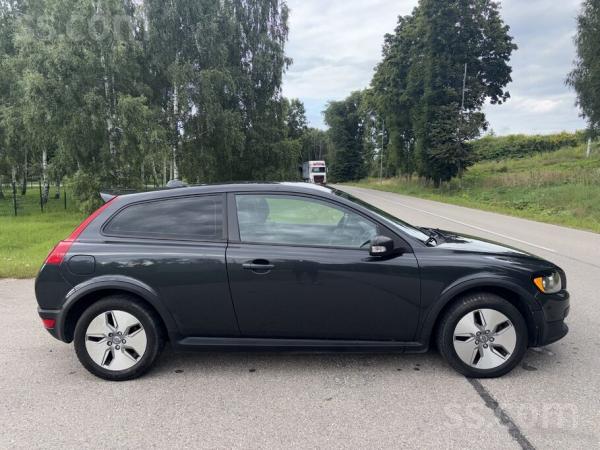 Melns Volvo C30 2010 Valmiera, ar dzinēja tilpumu 1.60 L un nobraukumu 334 tūkst. km par 2550 €, foto 6 vietnē AUTOMOTO.COM.LV