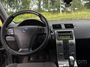 Black Volvo C30 2010 in Valmiera, with an engine capacity of 1.60 L and mileage of 334 thousand km for 2550 €, photo 12 on AUTOMOTO.COM.LV