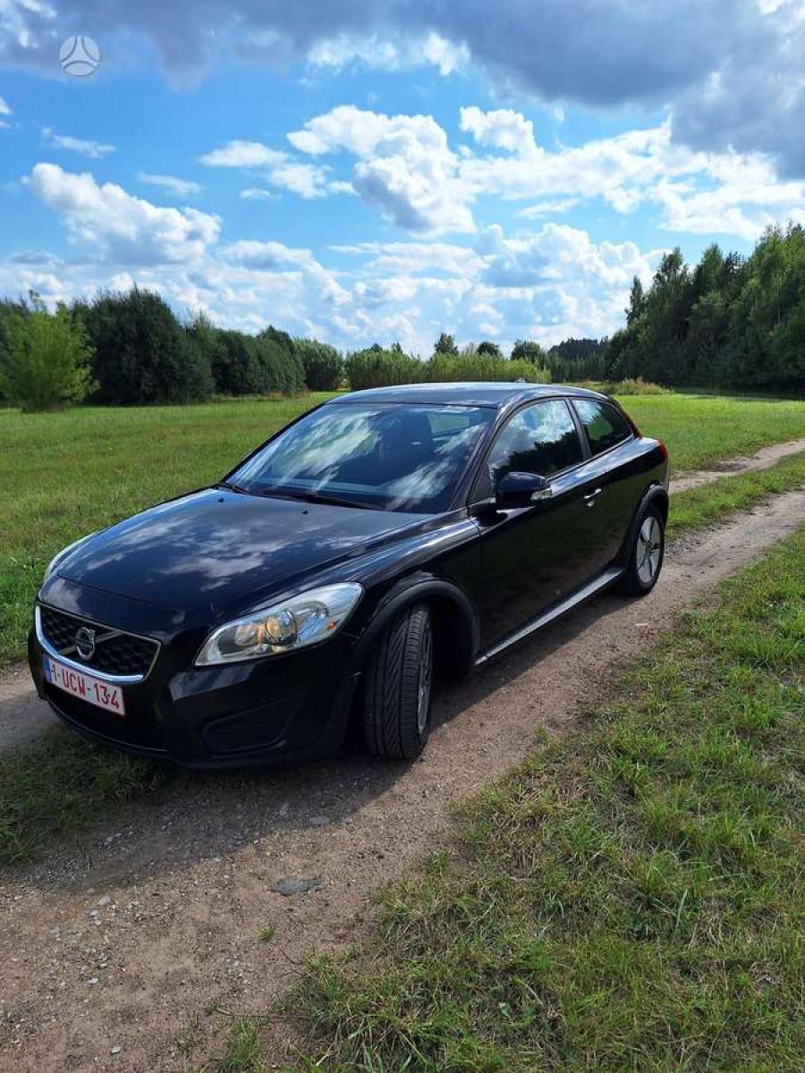 Black Volvo C30 2010 in Radviliskis, with an engine capacity of 1.60 L and mileage of 216 thousand km for 3300 €, photo 3 on AUTOMOTO.COM.LV