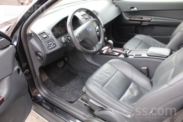 Volvo C30 2010 in Liepaja on AUTOMOTO.COM.LV Black Volvo C30 2010 in Liepaja, with an engine capacity of 2.00 L and mileage of 270 thousand km for 5350 €, photo 7 on AUTOMOTO.COM.LV