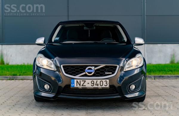Black Volvo C30 2011 in Riga, with an engine capacity of 1.60 L and mileage of 259 thousand km for 2300 €, photo 2 on AUTOMOTO.COM.LV