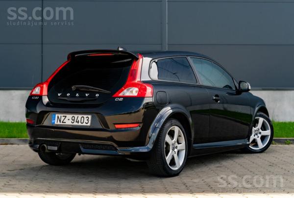 Black Volvo C30 2011 in Riga, with an engine capacity of 1.60 L and mileage of 259 thousand km for 2300 €, photo 7 on AUTOMOTO.COM.LV