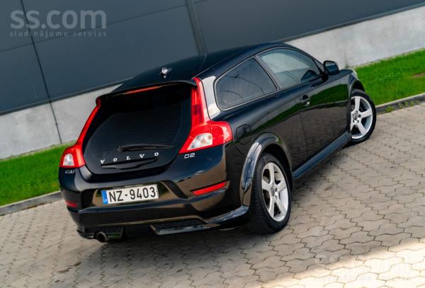 Black Volvo C30 2011 in Riga, with an engine capacity of 1.60 L and mileage of 259 thousand km for 2300 €, photo 8 on AUTOMOTO.COM.LV