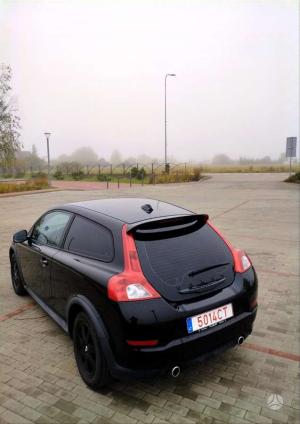Black Volvo C30 2011 in Kaunas, with an engine capacity of 2.00 L and mileage of 288 thousand km for 4500 €, photo 3 on AUTOMOTO.COM.LV
