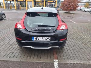 Melns Volvo C30 2011 Liepāja, ar dzinēja tilpumu 1.60 L un nobraukumu 250 tūkst. km par 3900 €, foto 4 vietnē AUTOMOTO.COM.LV