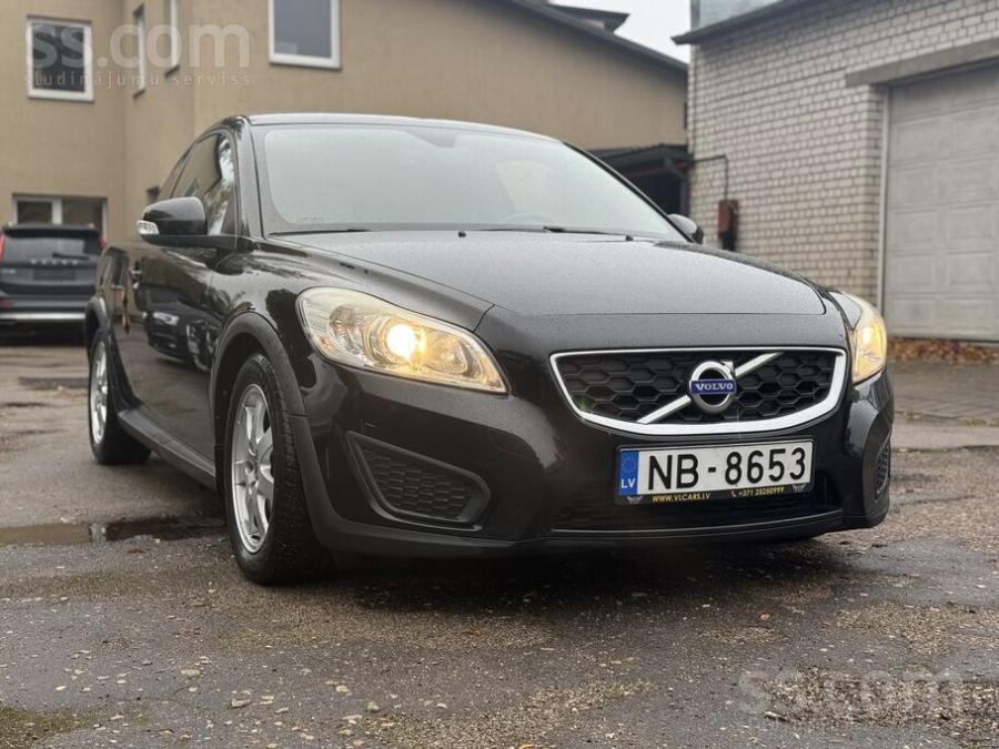Black Volvo C30 2011 in Riga, with an engine capacity of 1.60 L and mileage of 0 thousand km for 4300 €, photo 1 on AUTOMOTO.COM.LV
