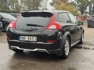 Black Volvo C30 2011 in Riga, with an engine capacity of 1.60 L and mileage of 0 thousand km for 4300 €, photo 5 on AUTOMOTO.COM.LV