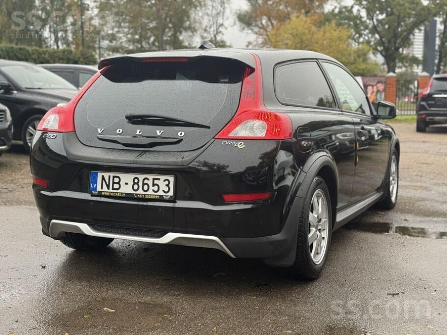 Black Volvo C30 2011 in Riga, with an engine capacity of 1.60 L and mileage of 0 thousand km for 4300 €, photo 5 on AUTOMOTO.COM.LV