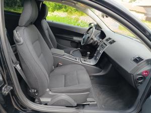 Black Volvo C30 2011 in Riga, with an engine capacity of 1.60 L and mileage of 232 thousand km for 3990 €, photo 9 on AUTOMOTO.COM.LV