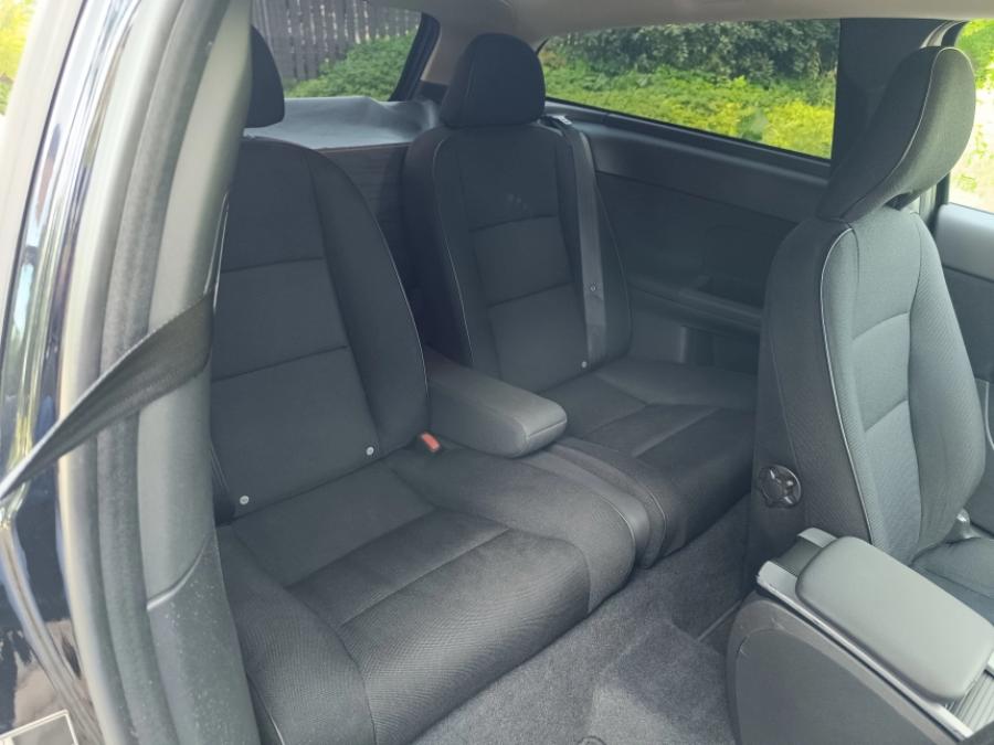 Black Volvo C30 2011 in Riga, with an engine capacity of 1.60 L and mileage of 232 thousand km for 3990 €, photo 10 on AUTOMOTO.COM.LV