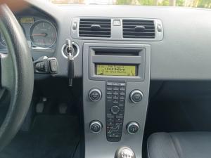 Black Volvo C30 2011 in Riga, with an engine capacity of 1.60 L and mileage of 232 thousand km for 3990 €, photo 13 on AUTOMOTO.COM.LV