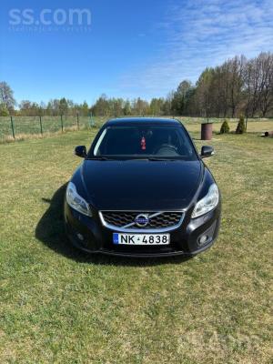 Melns Volvo C30 2011 Kuldīga, ar dzinēja tilpumu 2.00 L un nobraukumu 289 tūkst. km par 3850 €, foto 3 vietnē AUTOMOTO.COM.LV