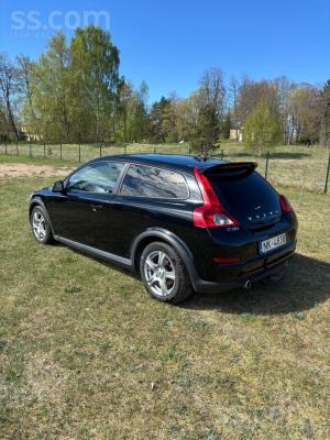 Melns Volvo C30 2011 Kuldīga, ar dzinēja tilpumu 2.00 L un nobraukumu 289 tūkst. km par 3850 €, foto 4 vietnē AUTOMOTO.COM.LV