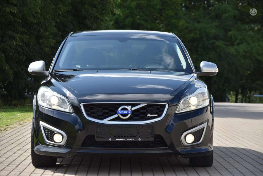 Melns Volvo C30 2011 Viļņa, ar dzinēja tilpumu 1.60 L un nobraukumu 265 tūkst. km par 3600 €, foto 4 vietnē AUTOMOTO.COM.LV