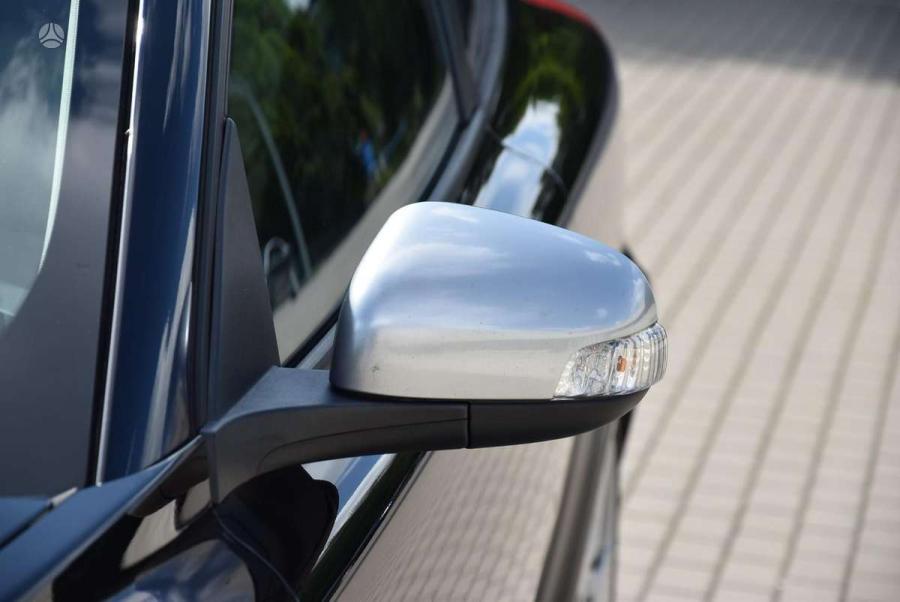 Melns Volvo C30 2011 Viļņa, ar dzinēja tilpumu 1.60 L un nobraukumu 265 tūkst. km par 3600 €, foto 5 vietnē AUTOMOTO.COM.LV
