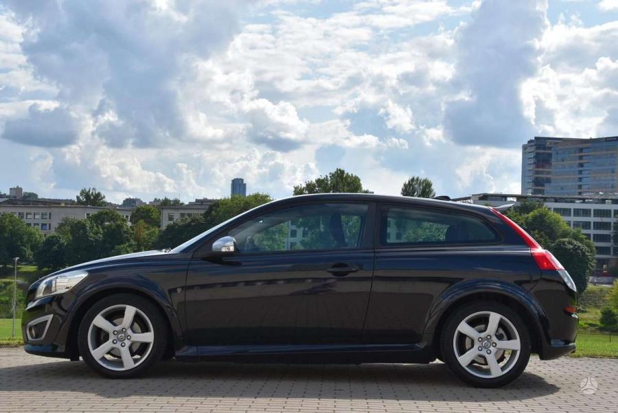 Melns Volvo C30 2011 Viļņa, ar dzinēja tilpumu 1.60 L un nobraukumu 265 tūkst. km par 3600 €, foto 7 vietnē AUTOMOTO.COM.LV