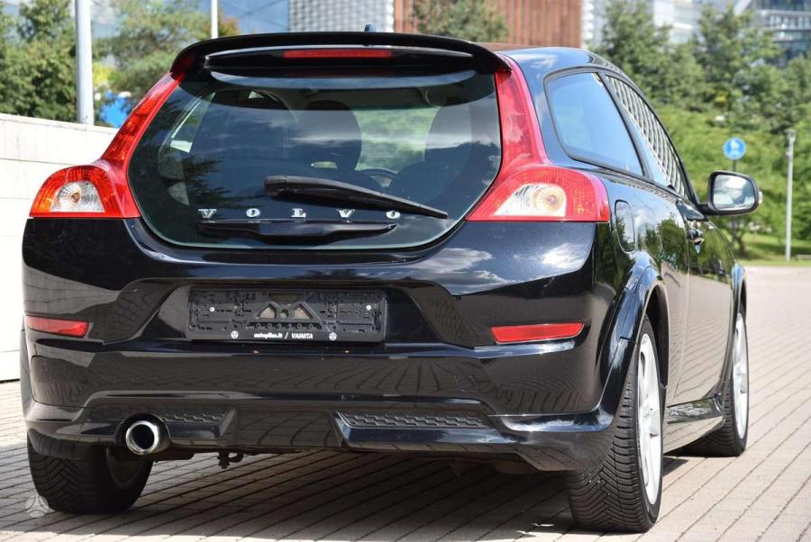 Melns Volvo C30 2011 Viļņa, ar dzinēja tilpumu 1.60 L un nobraukumu 265 tūkst. km par 3600 €, foto 10 vietnē AUTOMOTO.COM.LV