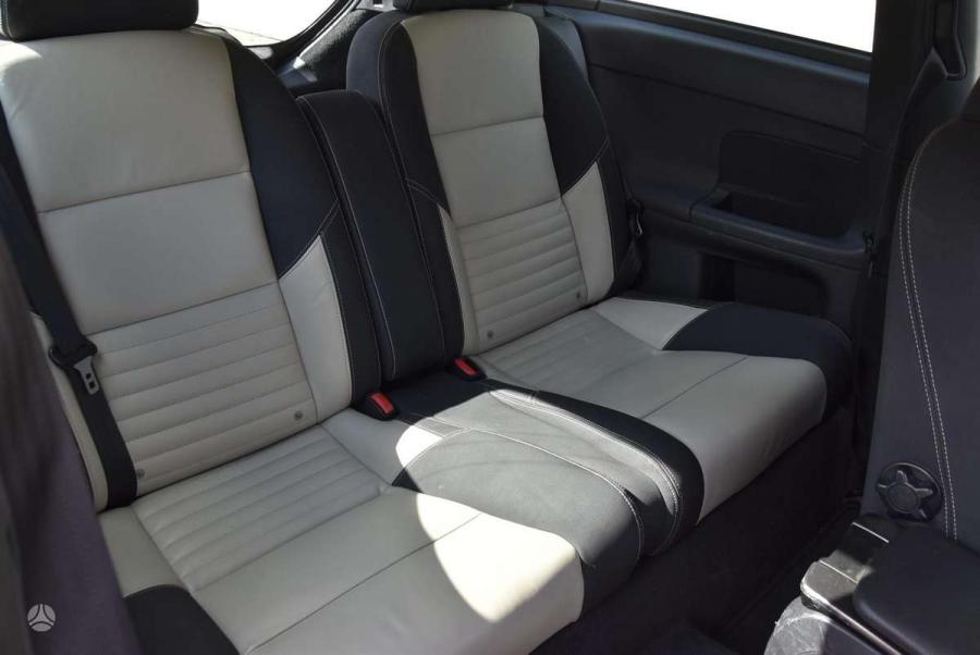 Melns Volvo C30 2011 Viļņa, ar dzinēja tilpumu 1.60 L un nobraukumu 265 tūkst. km par 3600 €, foto 12 vietnē AUTOMOTO.COM.LV