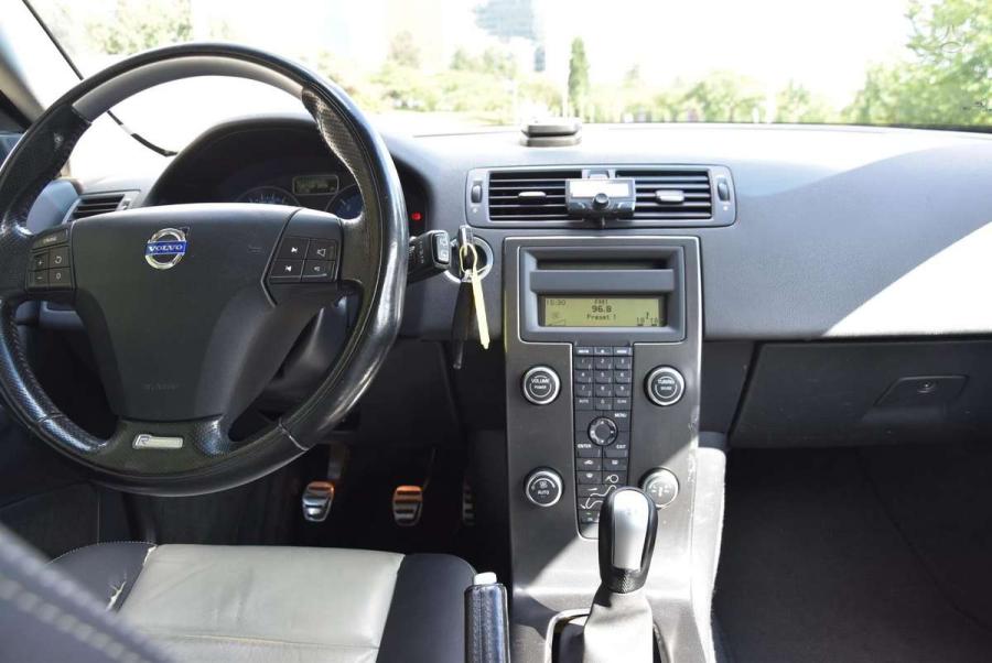 Melns Volvo C30 2011 Viļņa, ar dzinēja tilpumu 1.60 L un nobraukumu 265 tūkst. km par 3600 €, foto 14 vietnē AUTOMOTO.COM.LV