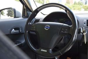Melns Volvo C30 2011 Viļņa, ar dzinēja tilpumu 1.60 L un nobraukumu 265 tūkst. km par 3600 €, foto 15 vietnē AUTOMOTO.COM.LV