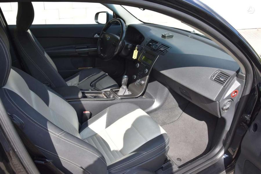 Melns Volvo C30 2011 Viļņa, ar dzinēja tilpumu 1.60 L un nobraukumu 265 tūkst. km par 3600 €, foto 16 vietnē AUTOMOTO.COM.LV