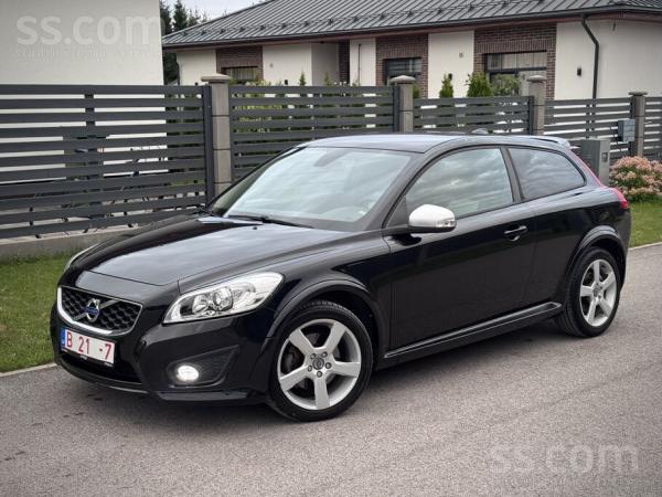 Black Volvo C30 2011 in Jelgava, with an engine capacity of 2.00 L and mileage of 206 thousand km for 7200 €, photo 1 on AUTOMOTO.COM.LV