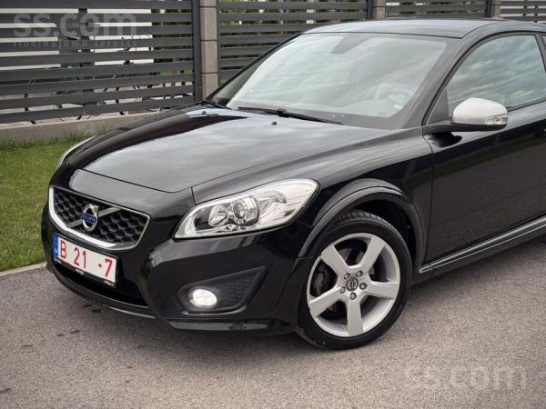 Black Volvo C30 2011 in Jelgava, with an engine capacity of 2.00 L and mileage of 206 thousand km for 7200 €, photo 2 on AUTOMOTO.COM.LV