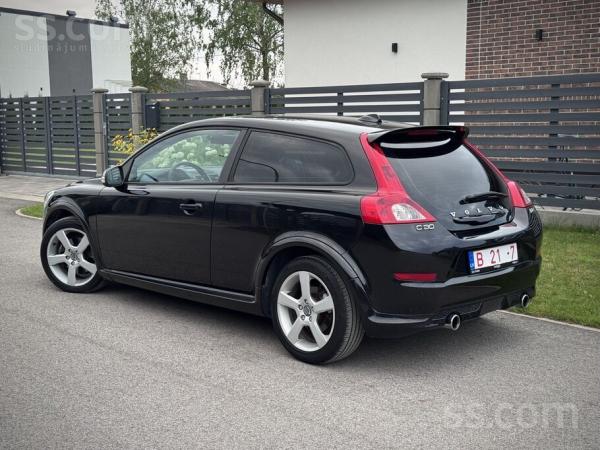 Black Volvo C30 2011 in Jelgava, with an engine capacity of 2.00 L and mileage of 206 thousand km for 7200 €, photo 3 on AUTOMOTO.COM.LV