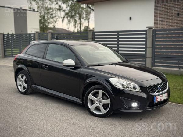 Black Volvo C30 2011 in Jelgava, with an engine capacity of 2.00 L and mileage of 206 thousand km for 7200 €, photo 5 on AUTOMOTO.COM.LV