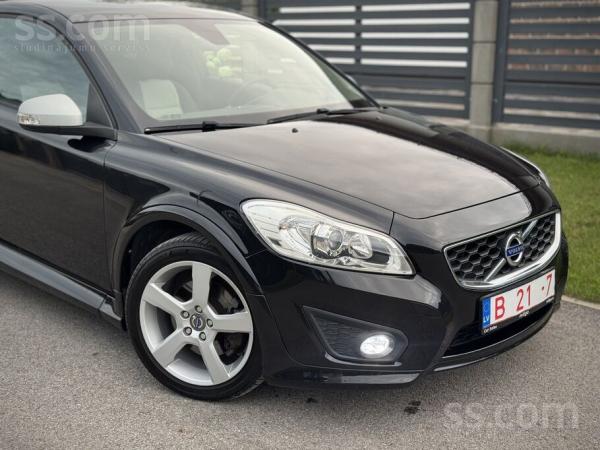 Black Volvo C30 2011 in Jelgava, with an engine capacity of 2.00 L and mileage of 206 thousand km for 7200 €, photo 9 on AUTOMOTO.COM.LV
