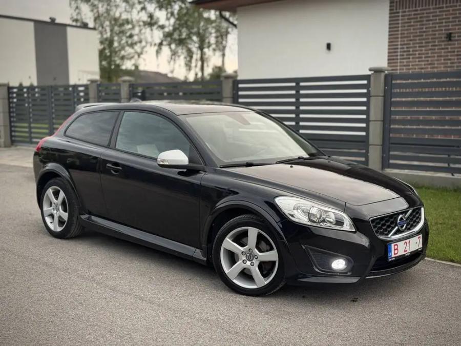 Melns Volvo C30 2011 Jelgava, ar dzinēja tilpumu 2.00 L un nobraukumu 206 tūkst. km par 7200 €, foto 6 vietnē AUTOMOTO.COM.LV
