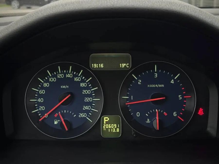 Melns Volvo C30 2011 Jelgava, ar dzinēja tilpumu 2.00 L un nobraukumu 206 tūkst. km par 7200 €, foto 15 vietnē AUTOMOTO.COM.LV