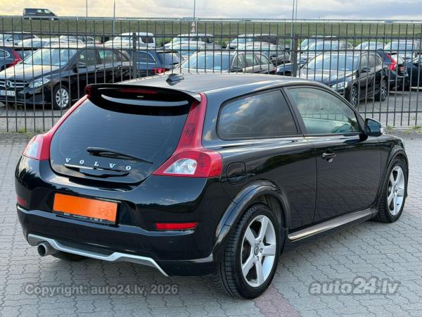 Melns Volvo C30 2011 Tartu, ar dzinēja tilpumu 1.60 L un nobraukumu 238 tūkst. km par 4290 €, foto 4 vietnē AUTOMOTO.COM.LV